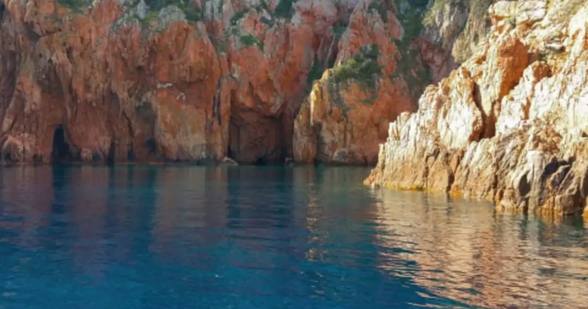 Balade en bateau dans les Calanques de Piana depuis Porto, Aquatique et ...
