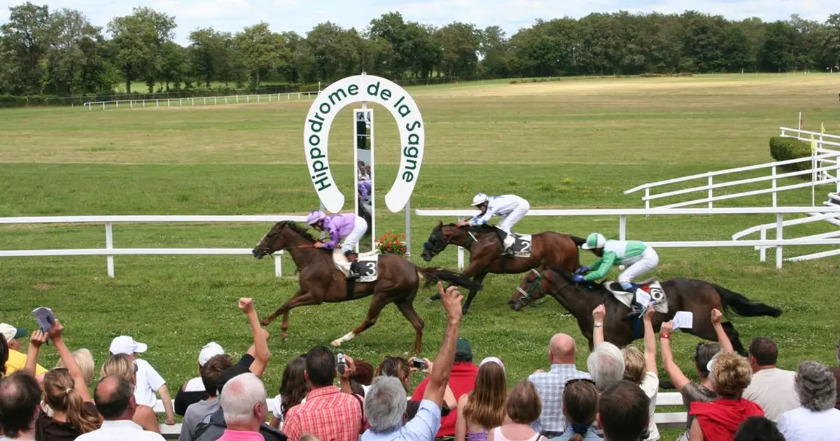 Courses hippiques Le Dorat : date, horaires, tarifs