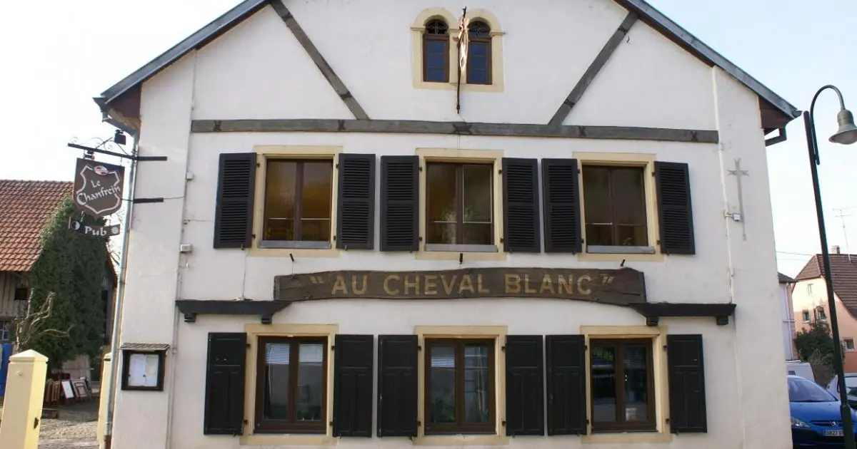 Au Cheval Blanc Brunstatt - Restaurant cuisine du monde