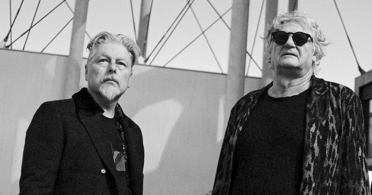 Rodolphe Burger et Christophe Calpini en concert au coucher du soleil à ...