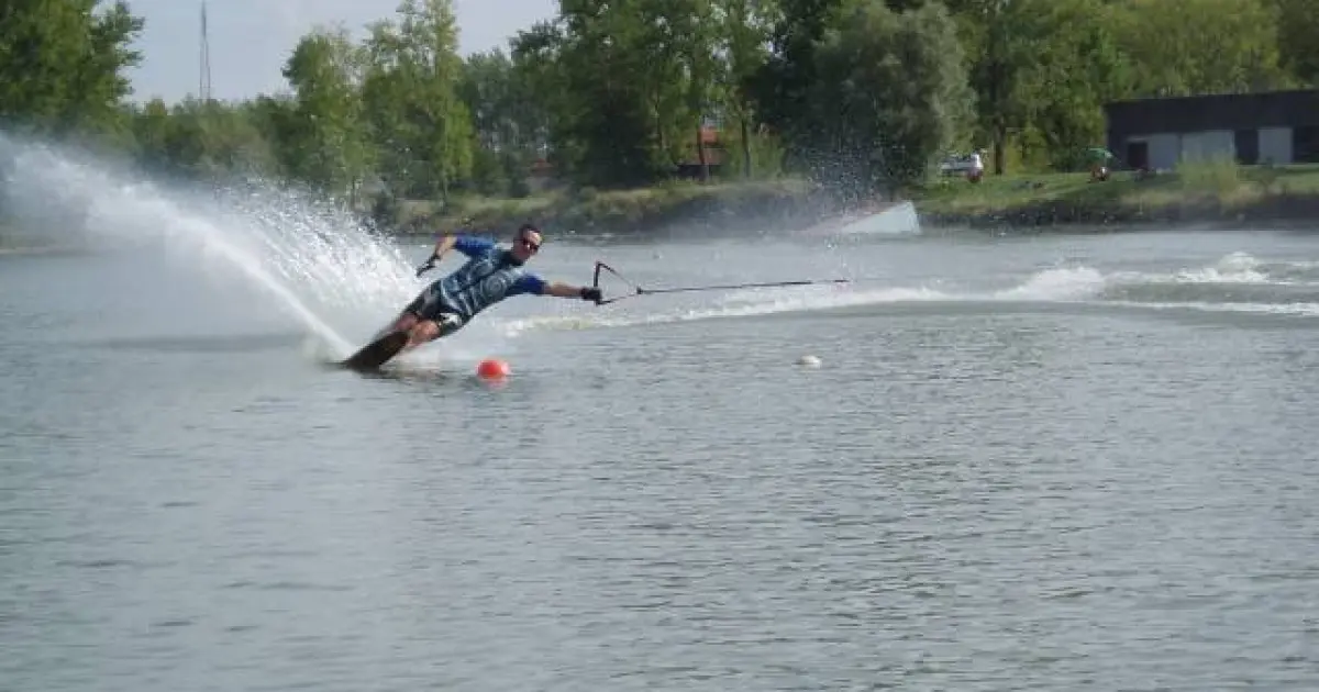 Piste cyclable de Sierentz à Bartenheim - Le Ski nautique : clubs ...